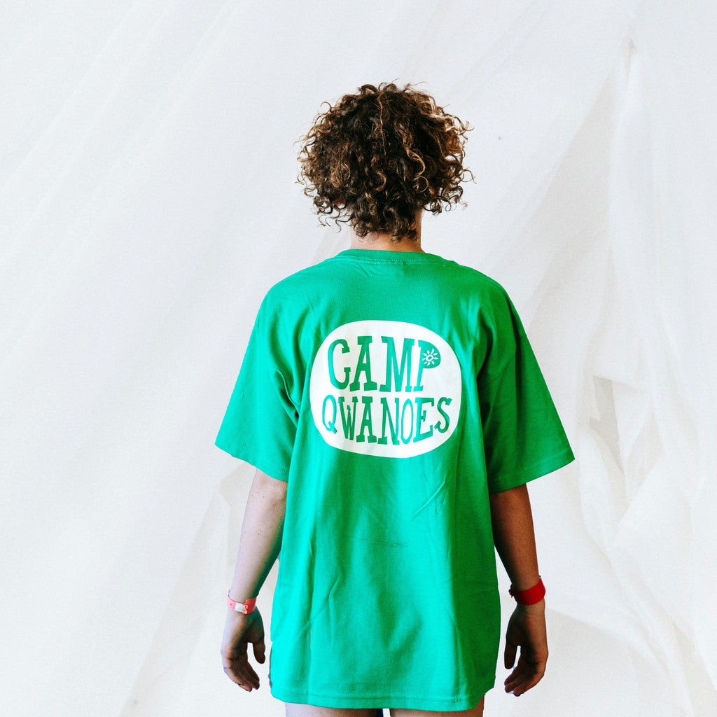 Camp Qwanoes T-shirt - Kelly Green – Beach Betty's
